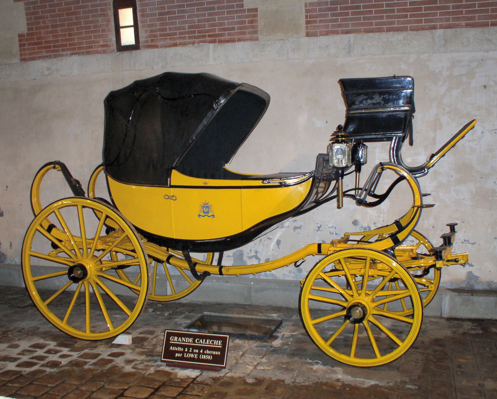 Powożenie zaprzęgami konnymi: Pojazd konny czterokołowy