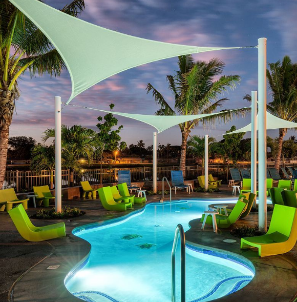 101 planos: Sueña con una piscina en su pequeño patio