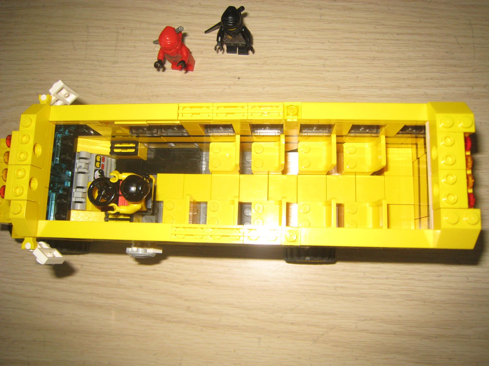 Lego R us: Lego Ninja School Bus