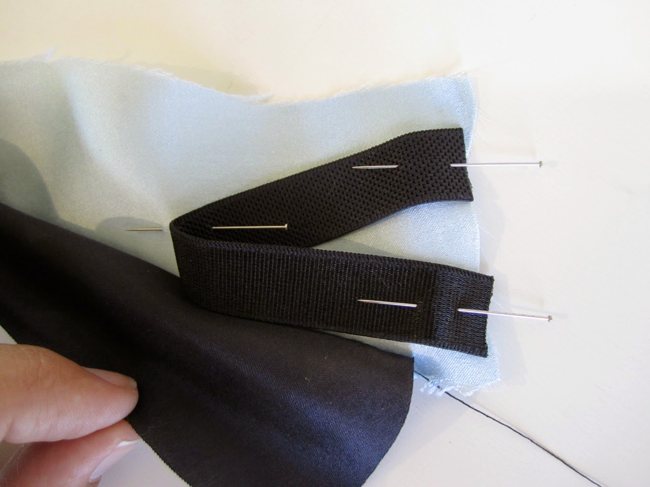 A Few Threads Loose: Sewing 610... Straps, Closures and a finished bra!