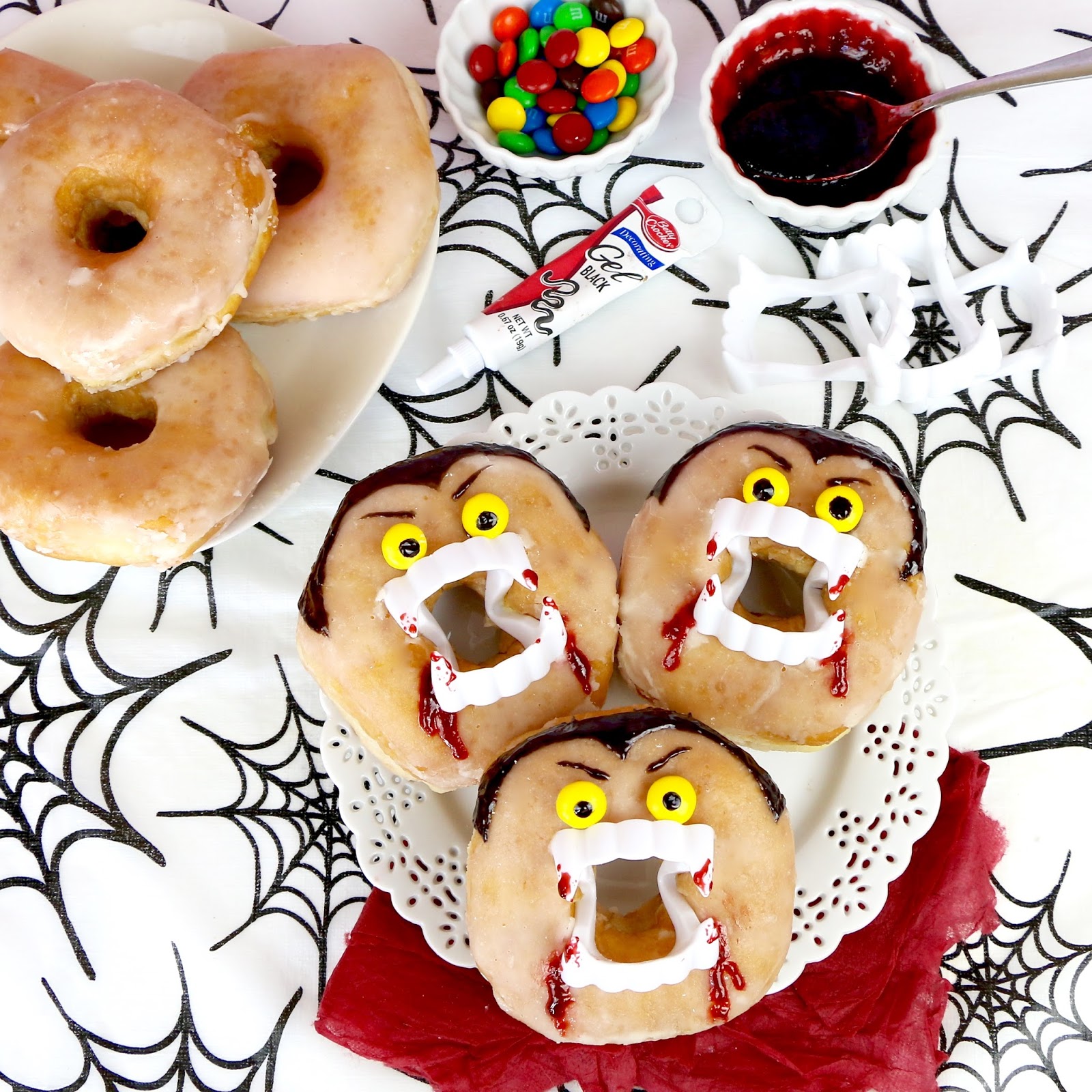 {VIDEO} Halloween Vampire Doughnuts (Dracula Donuts) - The Lindsay Ann