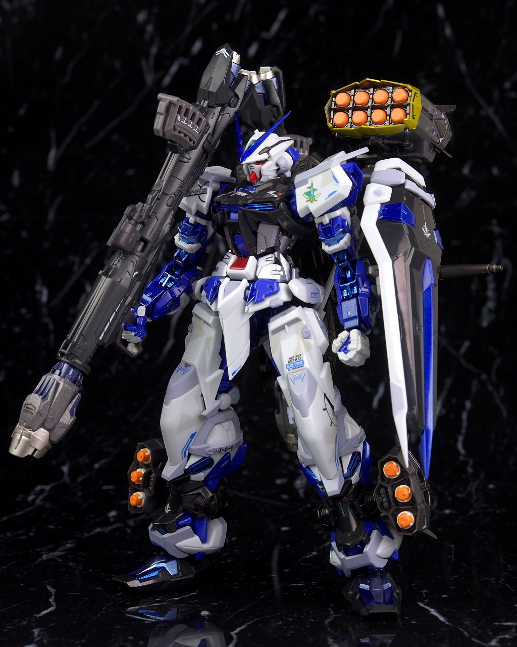 [ Review ] - Metal Build - Gundam Astray Blue Frame Full Weapon Equipped