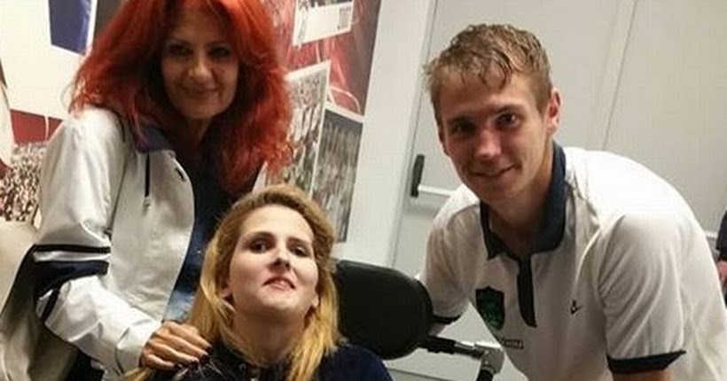 PoliceVoice: ΕΤΣΙ ΕΙΝΑΙ ΣΗΜΕΡΑ ΤΟ ΚΟΡΙΤΣΑΚΙ ΜΑΣ... Η ΜΥΡΤΩ ...