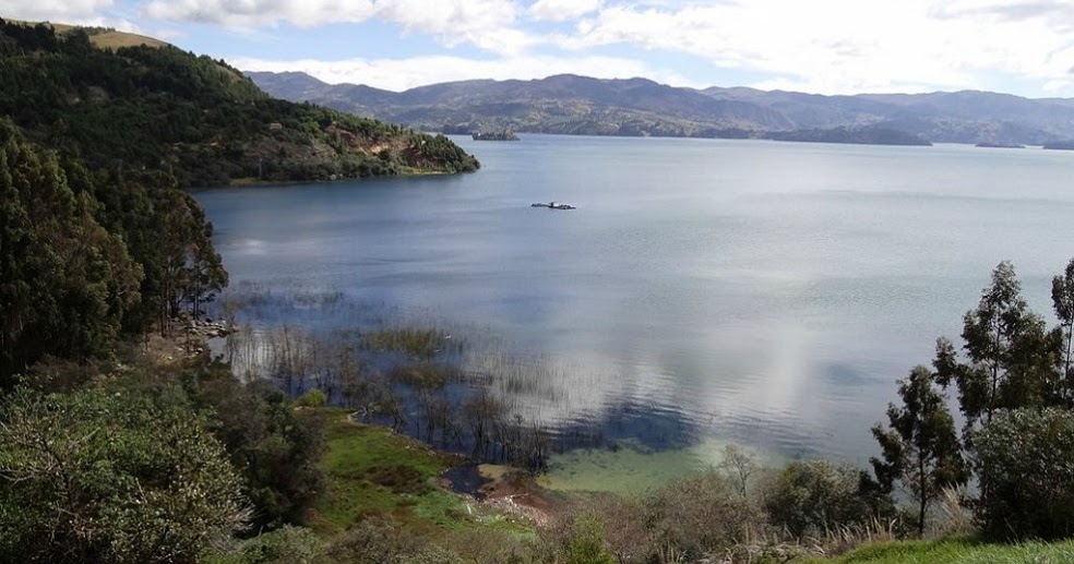 TURISMO : LAGO DE TOTA / COLOMBIA
