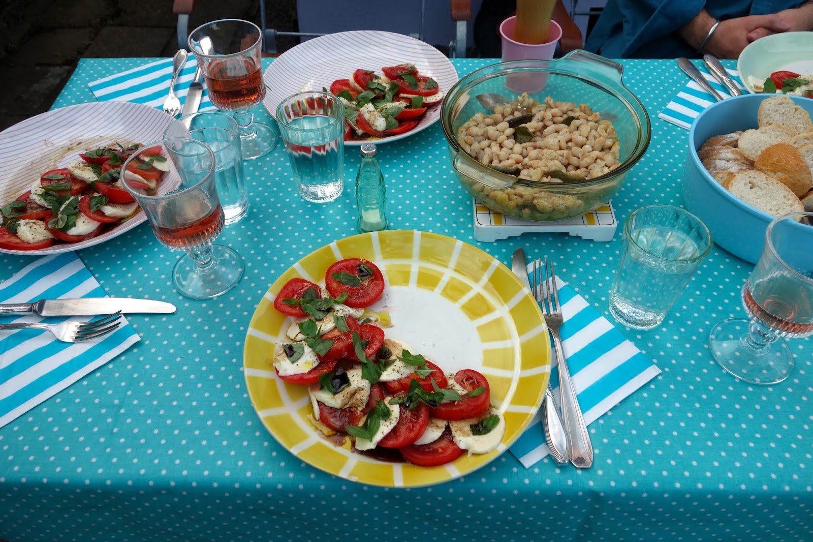 VILLA HILDEGARD: essen mit freunden