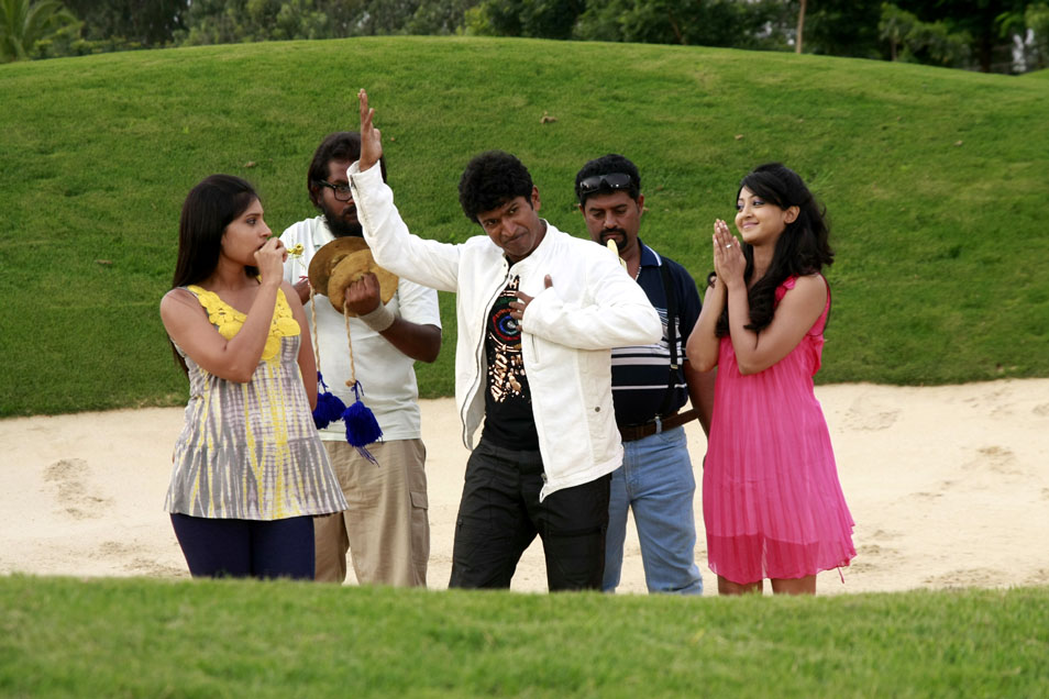 BOLLYWOOD CINEMA PHOTOS | NEWS | MORE: Punith's 'Paramathma' kannada ...