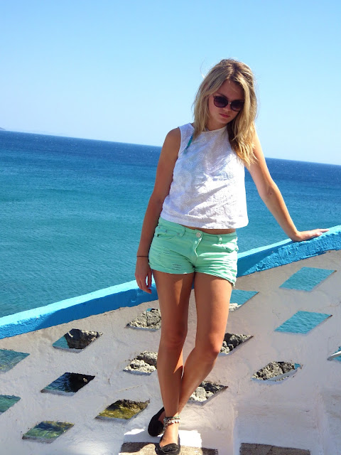 A British Bunny : OOTD: Greek Beach Party