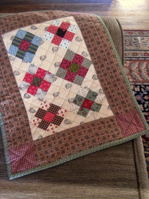 A Sentimental Quilter: Free Patterns for Small Quilts