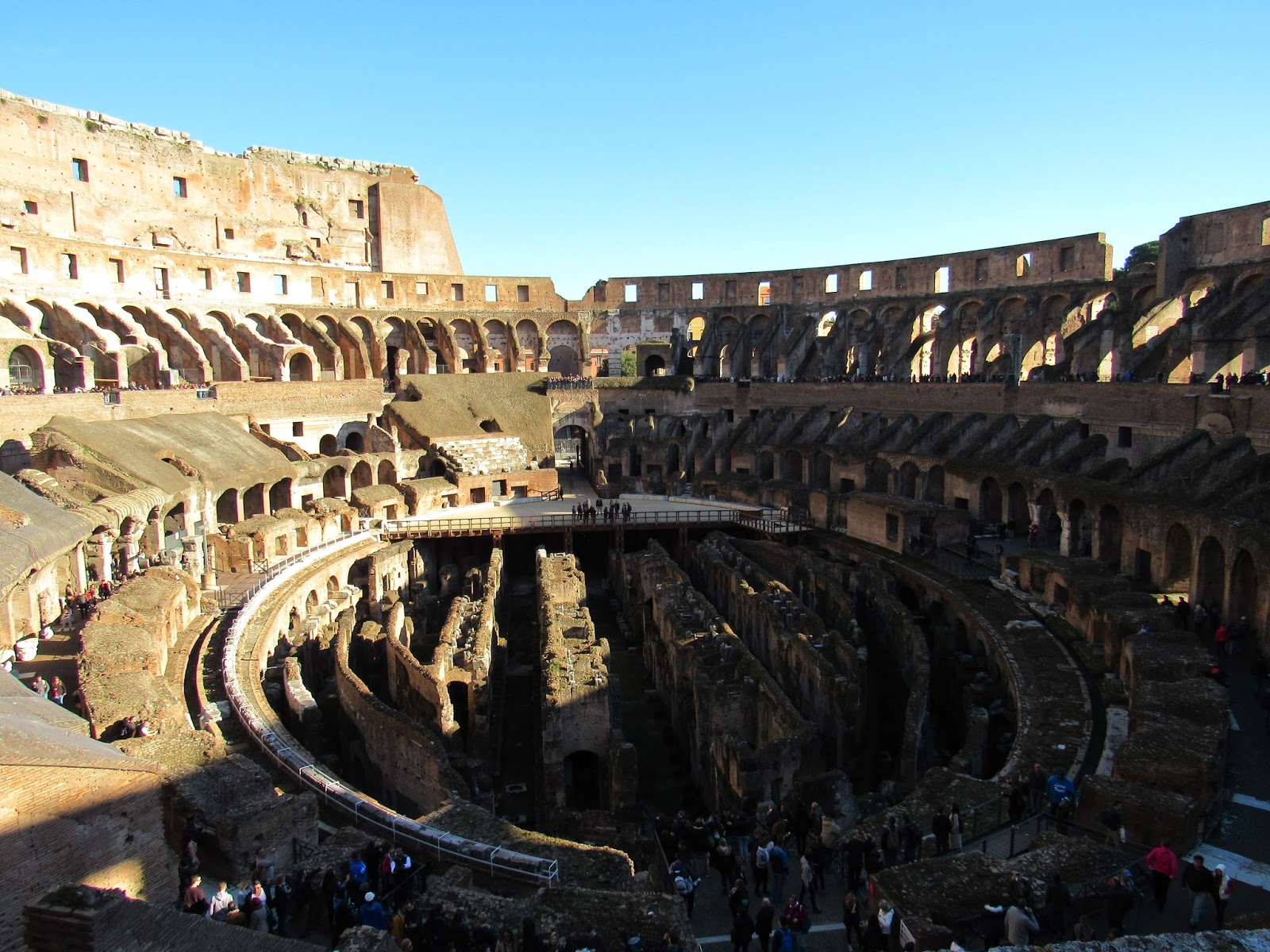 Travel the Path Less Trodden: Spotlight: Rome - The Colosseum (Il Colosseo)