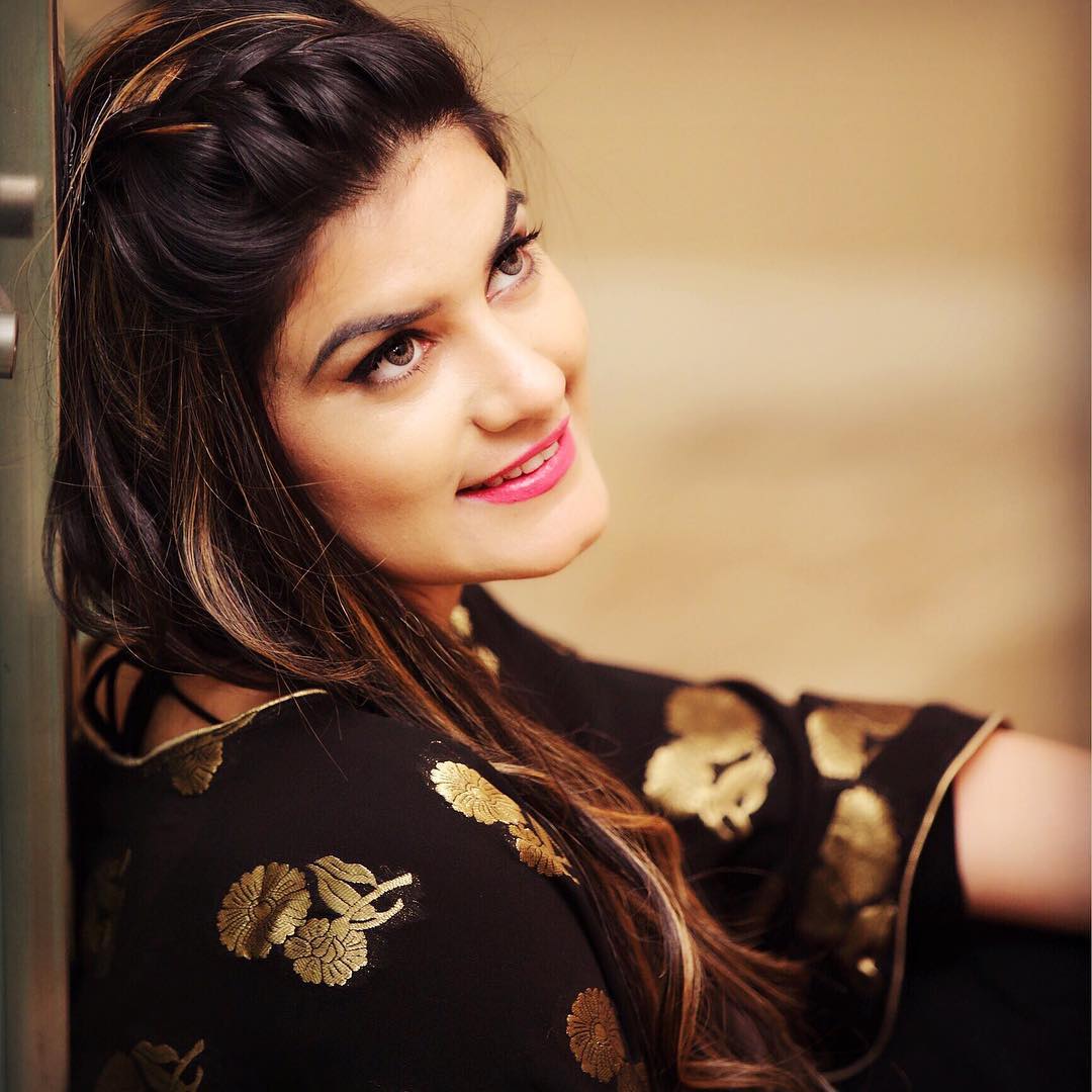 Beautiful Punjabi Girl Kaur B Hot Pictures Hd Wallpapers Uk Based High Definition Wallpapers