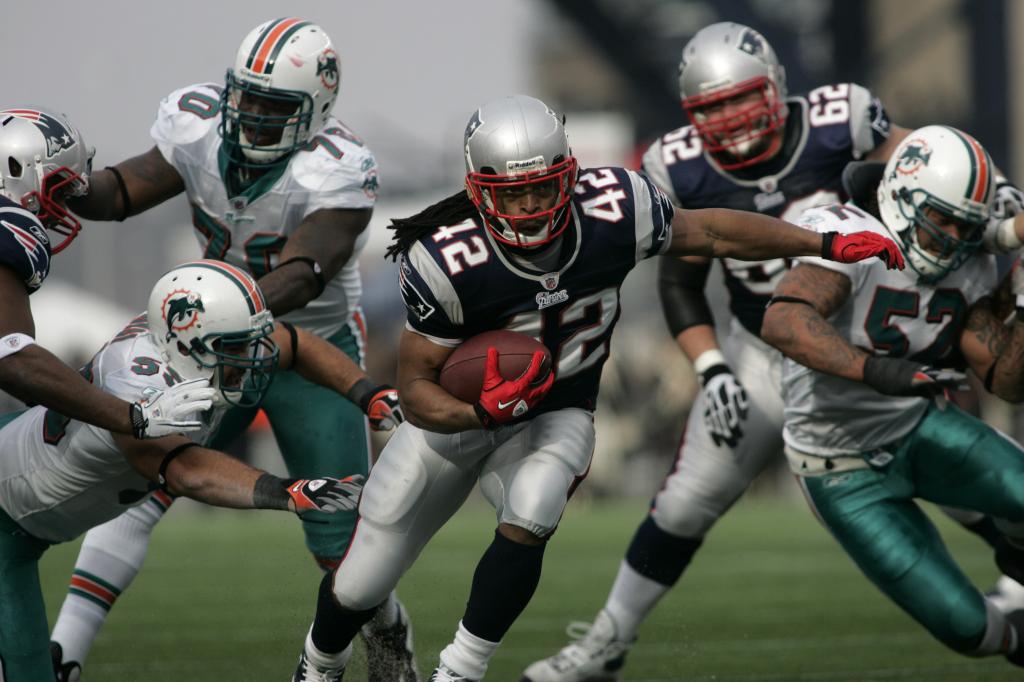 Miami Dolphins vs New England Patriots Soccer - Fliptic