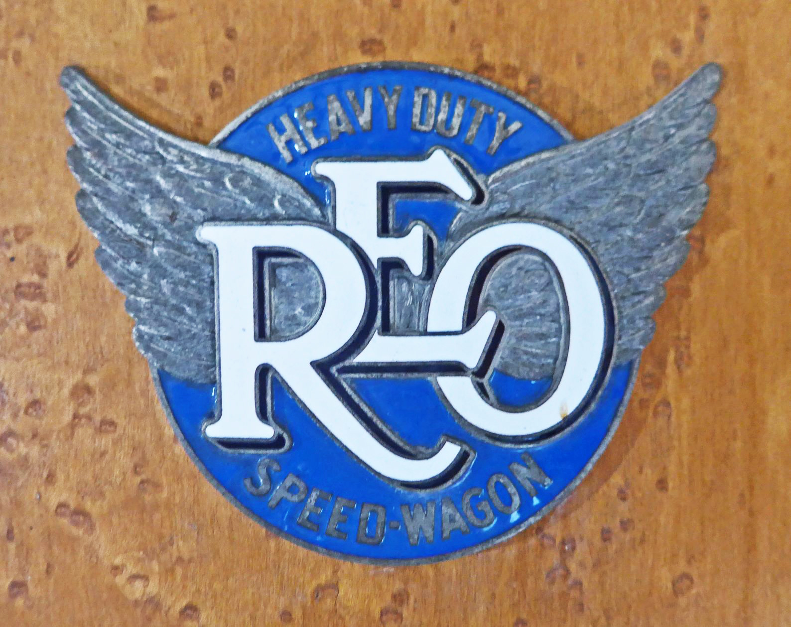 American Auto Emblems: REO TRUCK