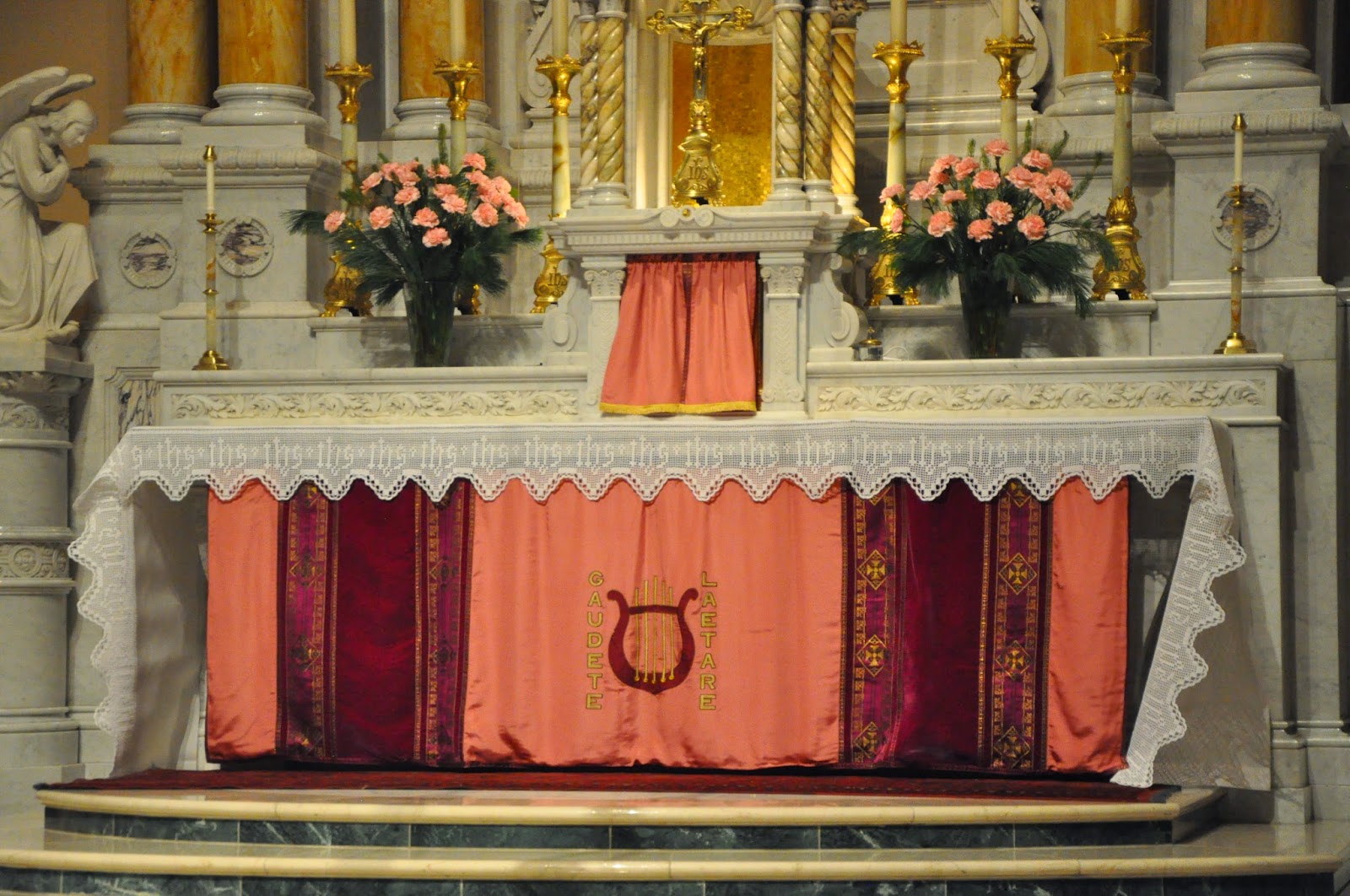Orbis Catholicus Secundus: Antipendium (Altar Frontal)