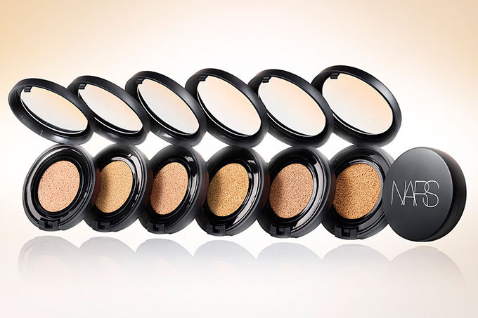 Rouge Deluxe: NARS Aqua Glow Cushion Compact