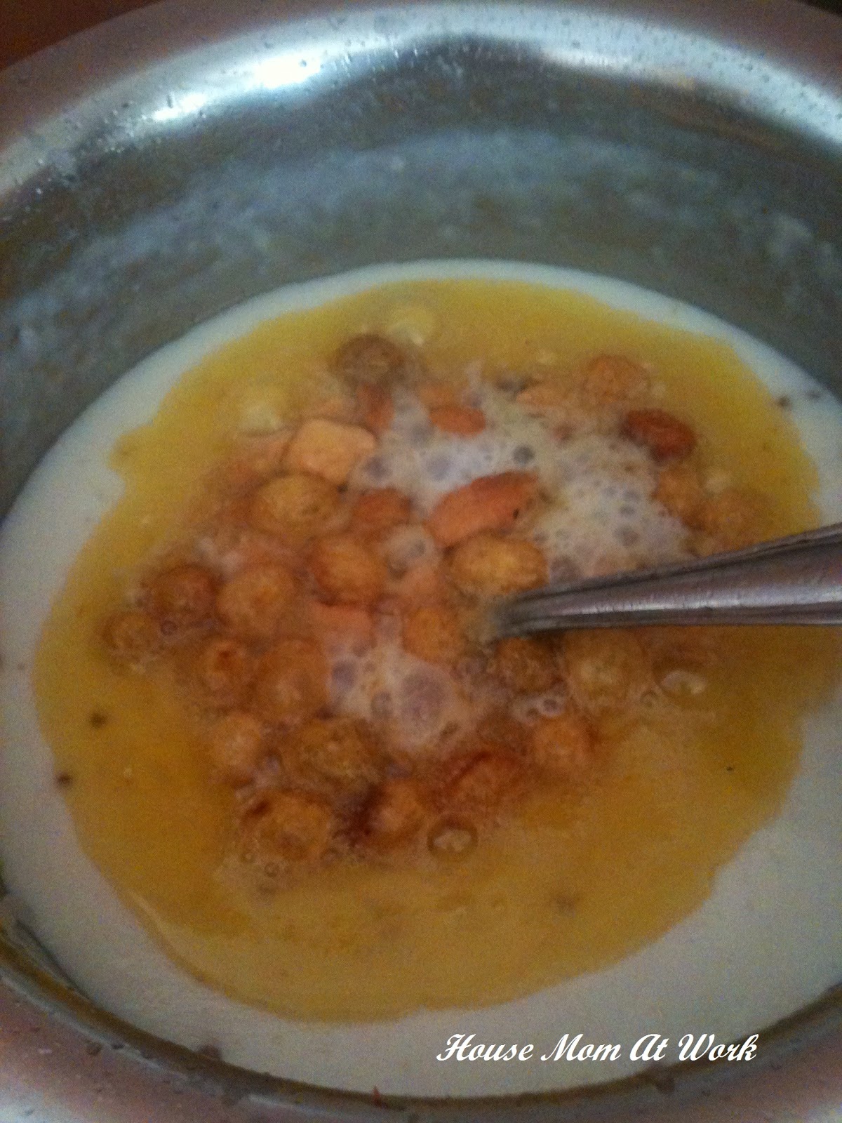 House Mom At Work: Paravannam / Pal Payasam / Kheer (Indian Rice Pudding)