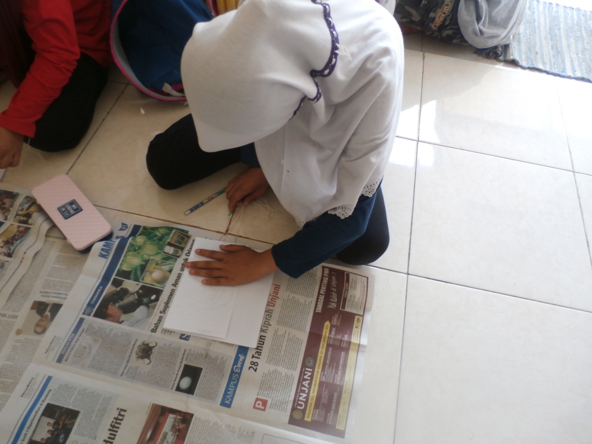 mamahtira: Menggambar Dengan Metode Tarik Benang