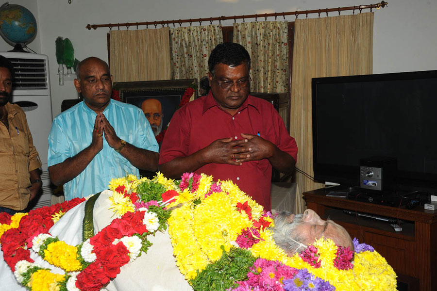 Tollywood Pays Homage to Tripuraneni Maharadhi