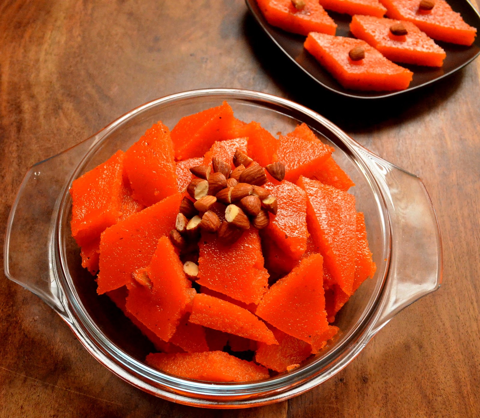 Indulge...: Rava Kesari | Sooji Halwa | Semolina Halwa