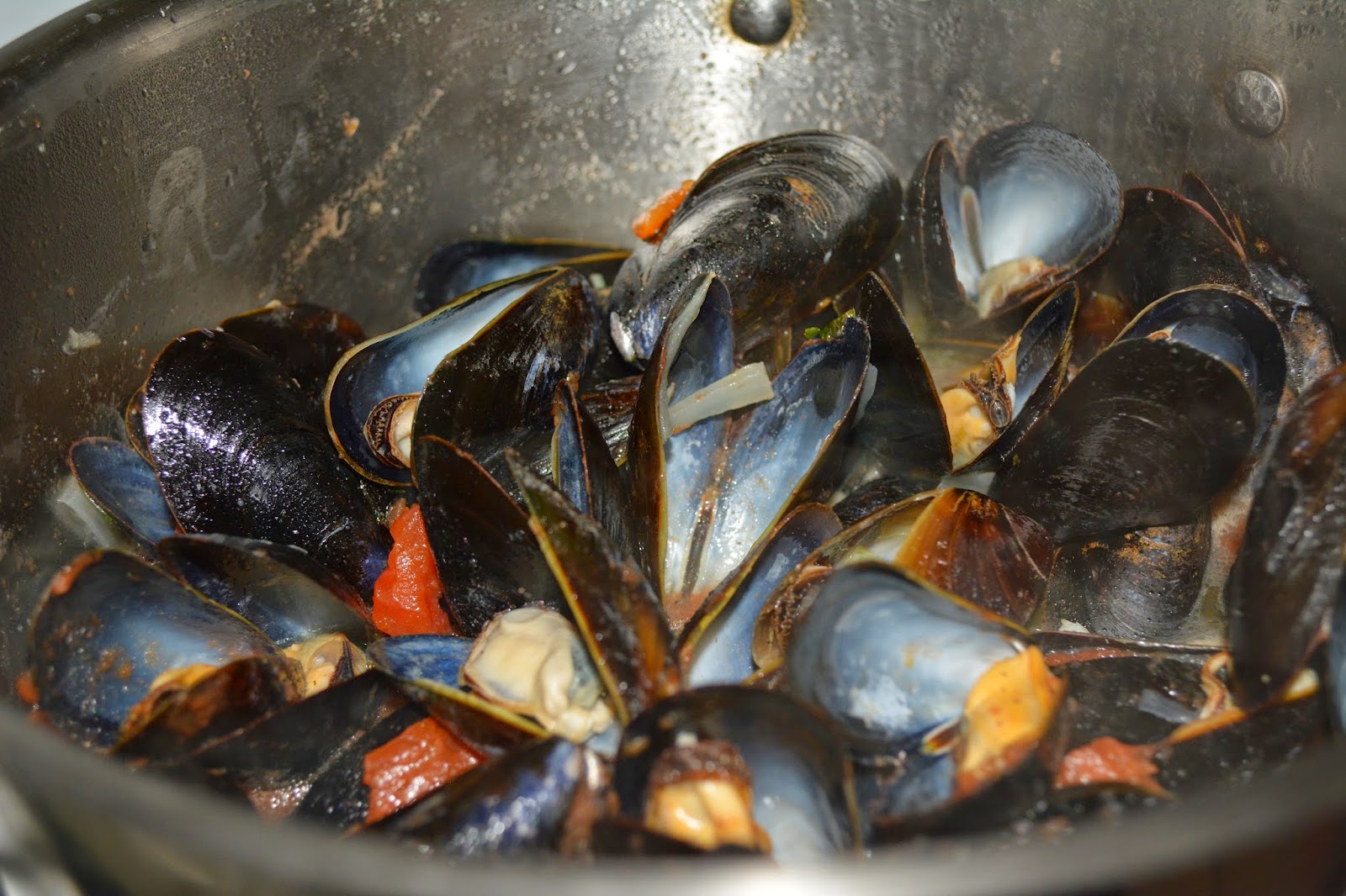 granpalovestocook: A MOTHER'S DAY FEAST-CANADIAN MUSSELS AND LOBSTER