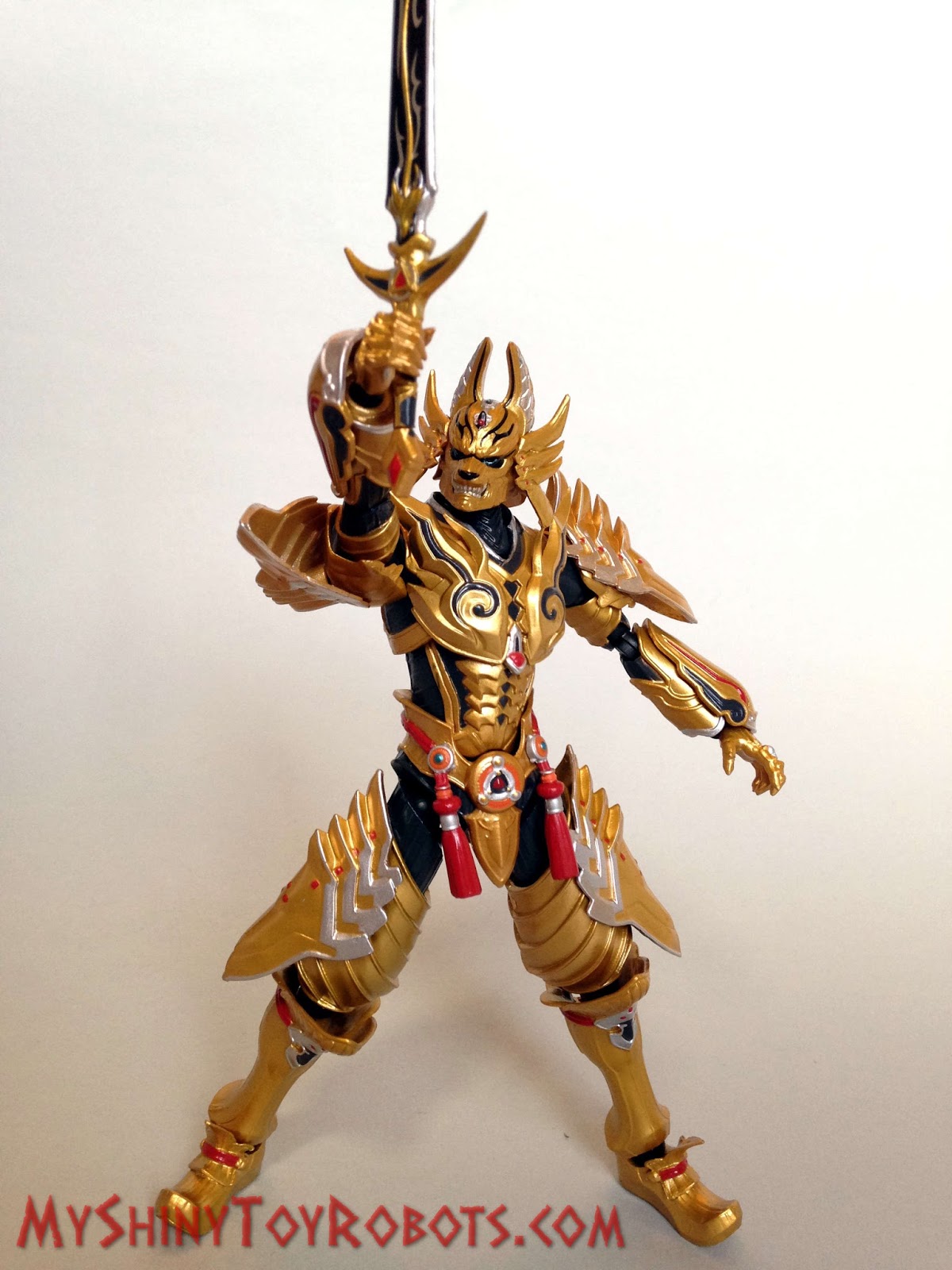 My Shiny Toy Robots: Toybox REVIEW: S.H. Figuarts Garo Raikou Ver.
