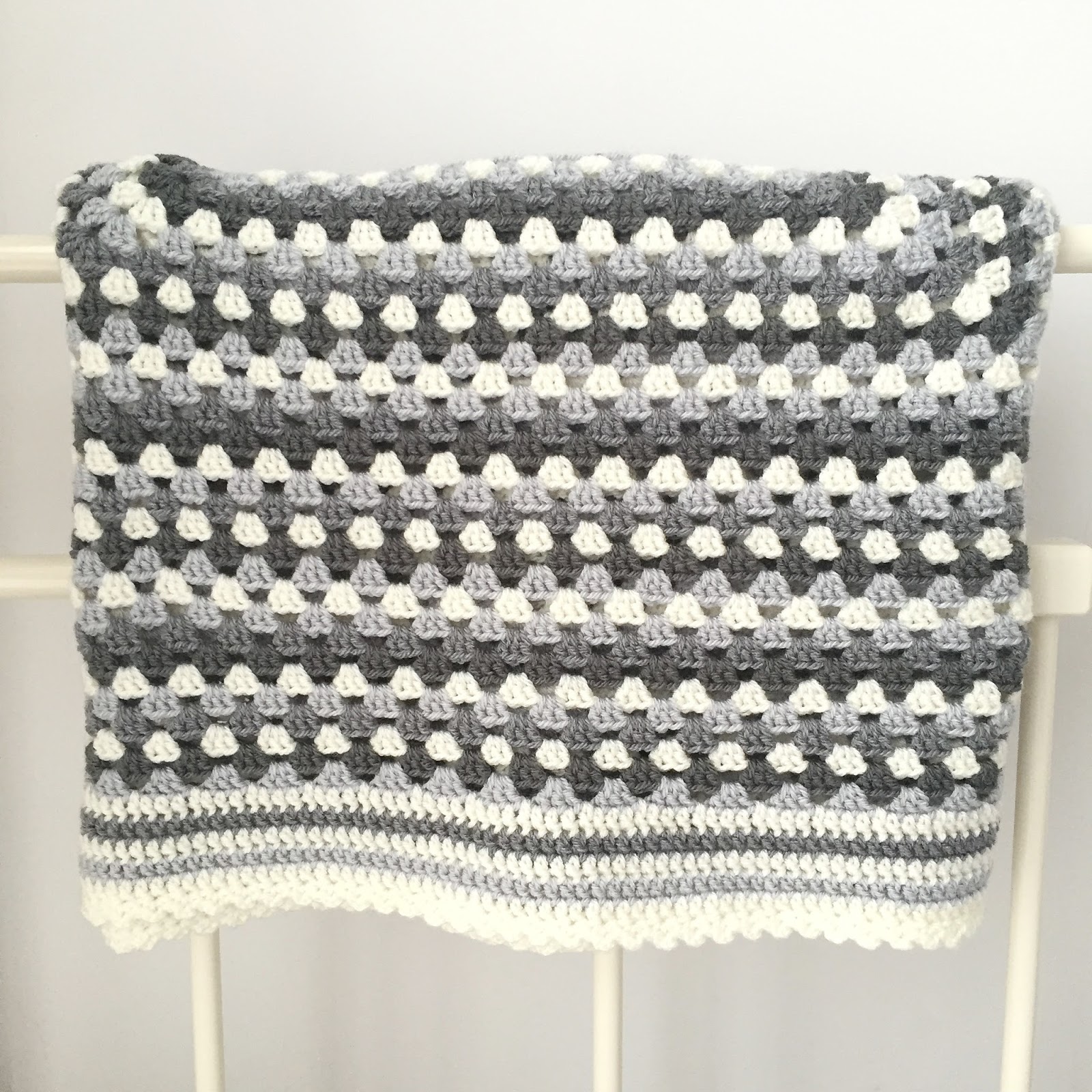 Studio 92 Designs: Granny Square Babydeken