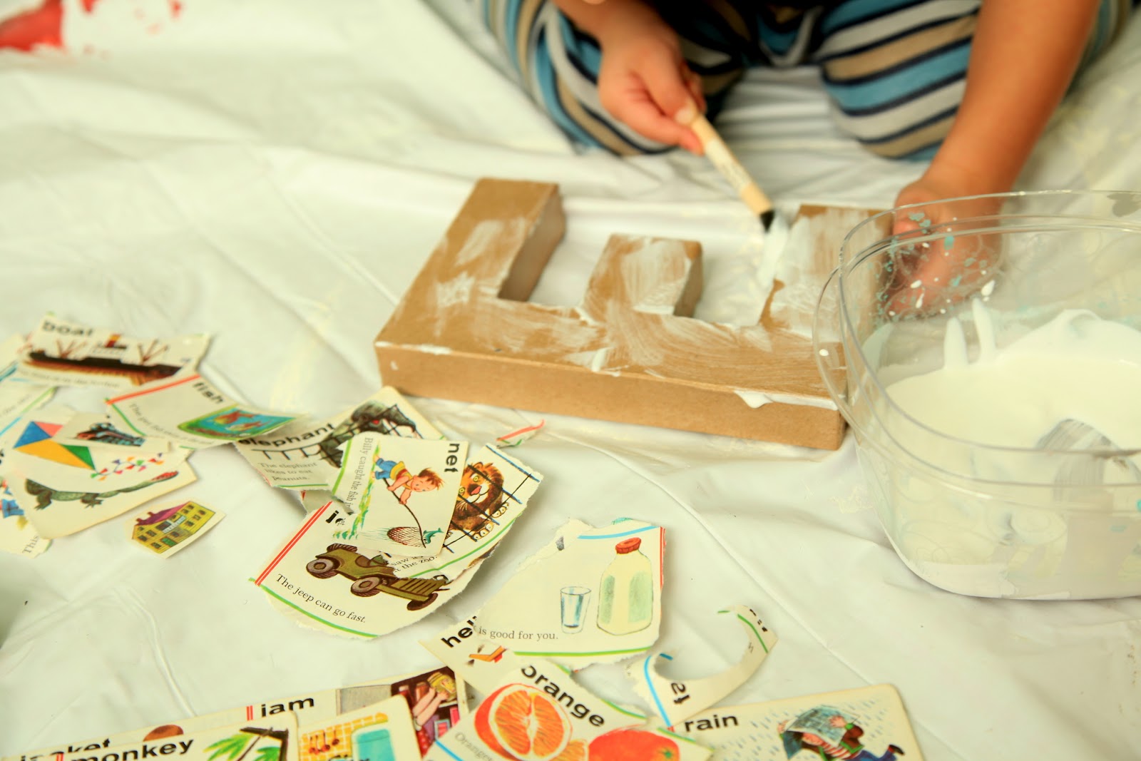 {DIY} READing Corner for a toddler