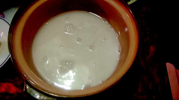 Tagalog Kitchen: Pag Gawa ng Bibingka Galapong na Niluto sa Uling