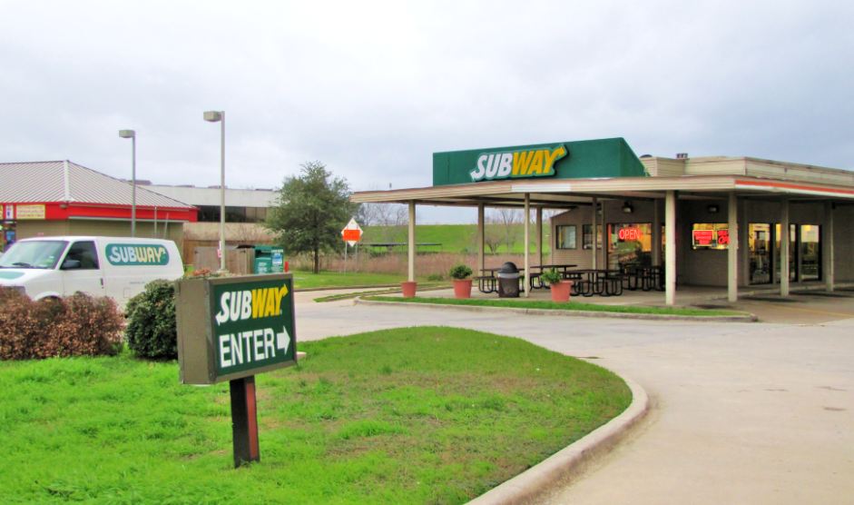 H-Town-West Photo Blog: What's at Highway 6 and Memorial Drive? Two gas ...