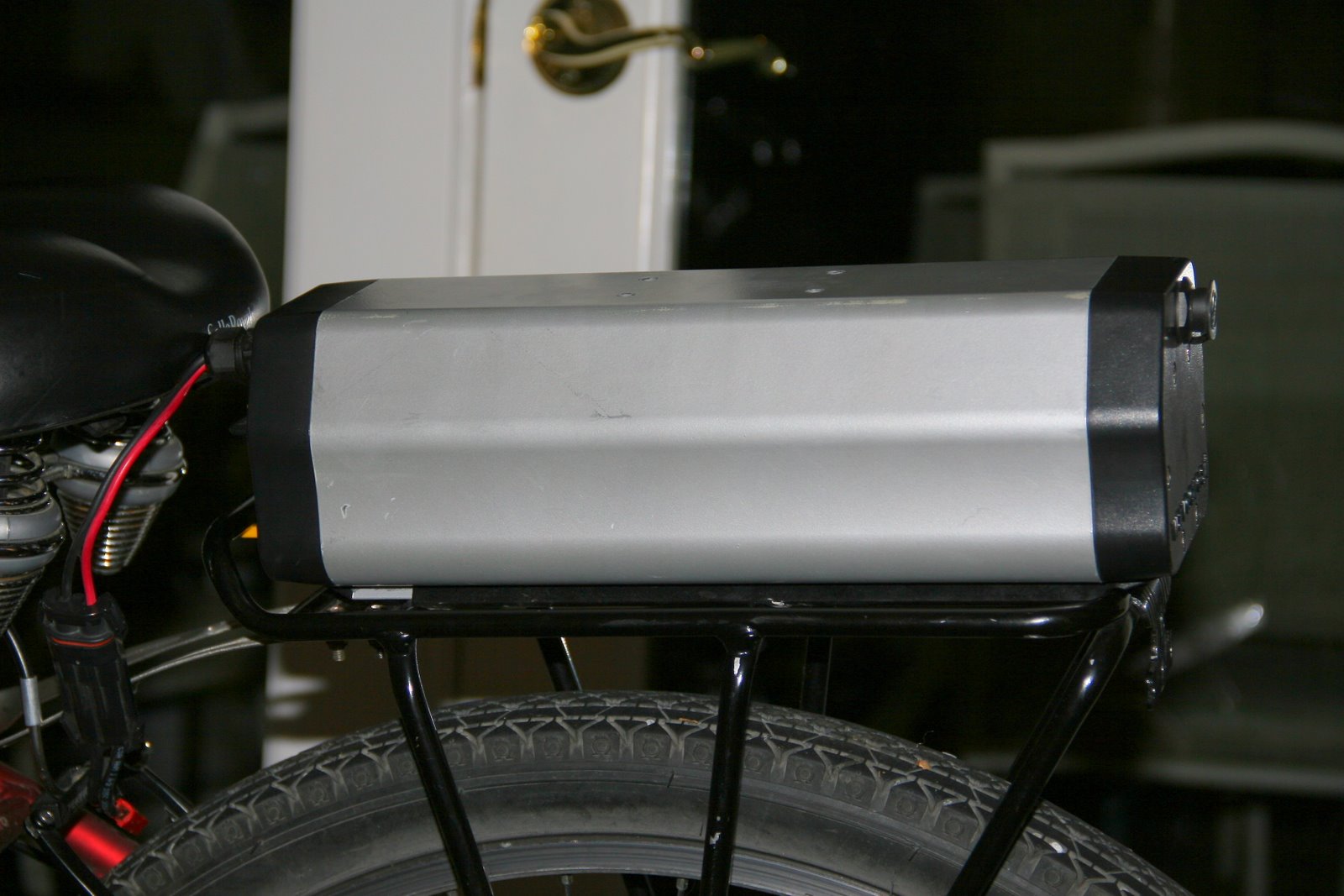 EBikeRider: Topeak MTX Rear Rack Mounted with B Battery!