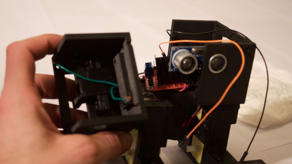 3D Printed and Expandable Robot for Arduino ~ Arduino Tutorial