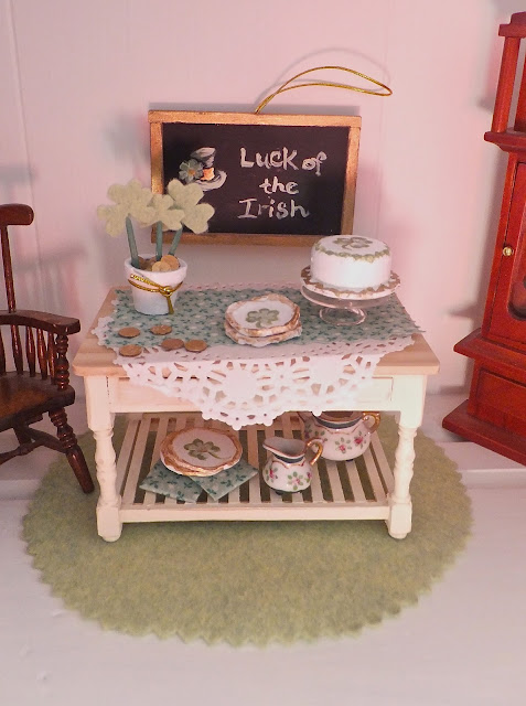 Ash Tree Cottage: Luck of the Irish Mini Tablescape