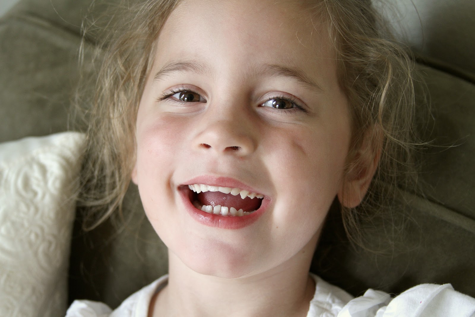 The Cullinan Family: Aoife's First Tooth Loss!