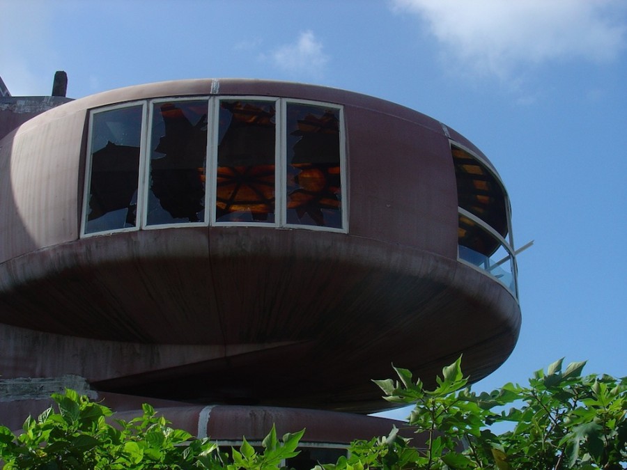 koolpiccs: Amazing UFO Homes