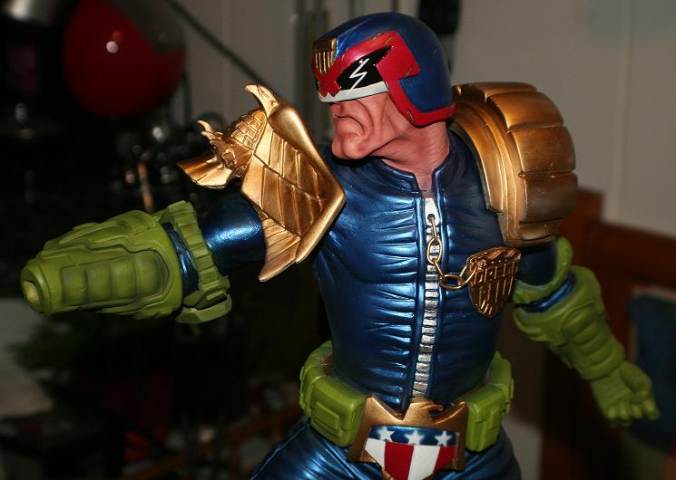 ALUCINE MODEL KITS: JUDGE DREDD