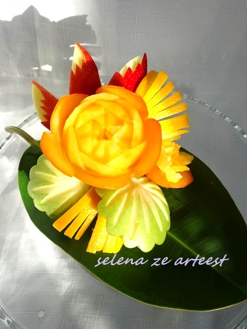 GarnishFoodBlog - Fruit Carving Arrangements and Food Garnishes