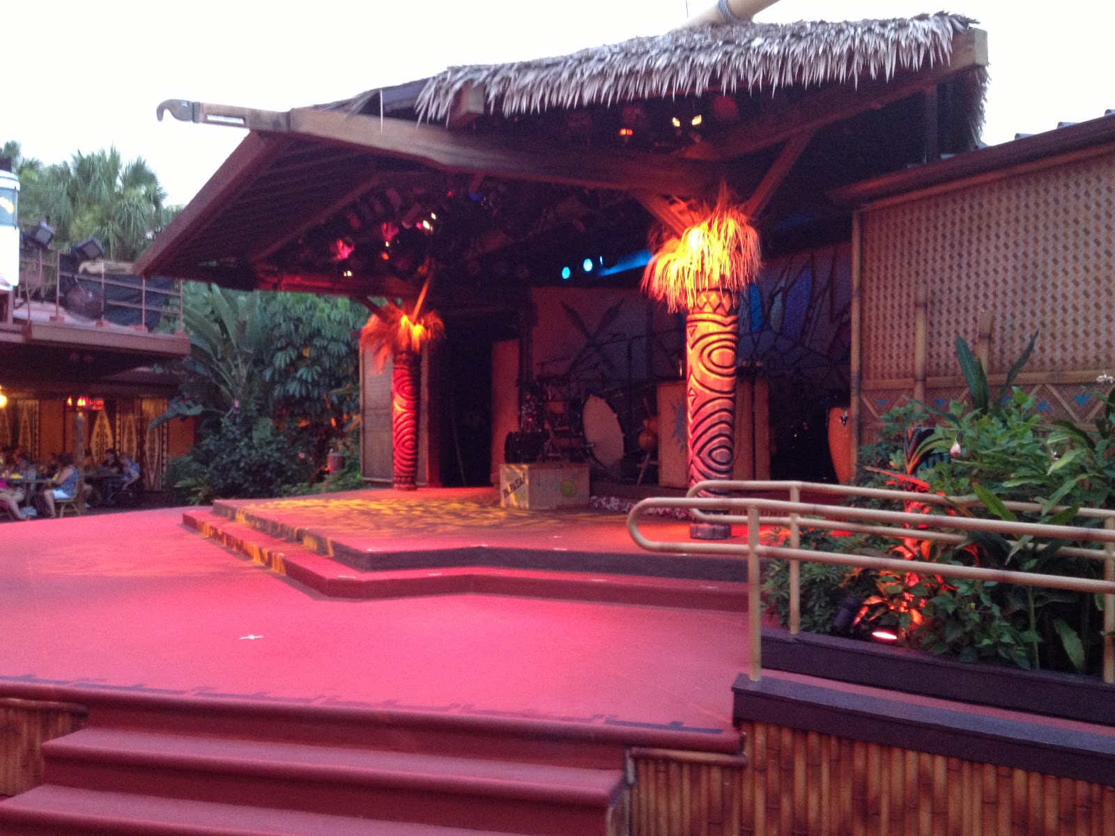 Foodie Friday: Spirit of Aloha Dinner Show at Disney's Polynesian ...