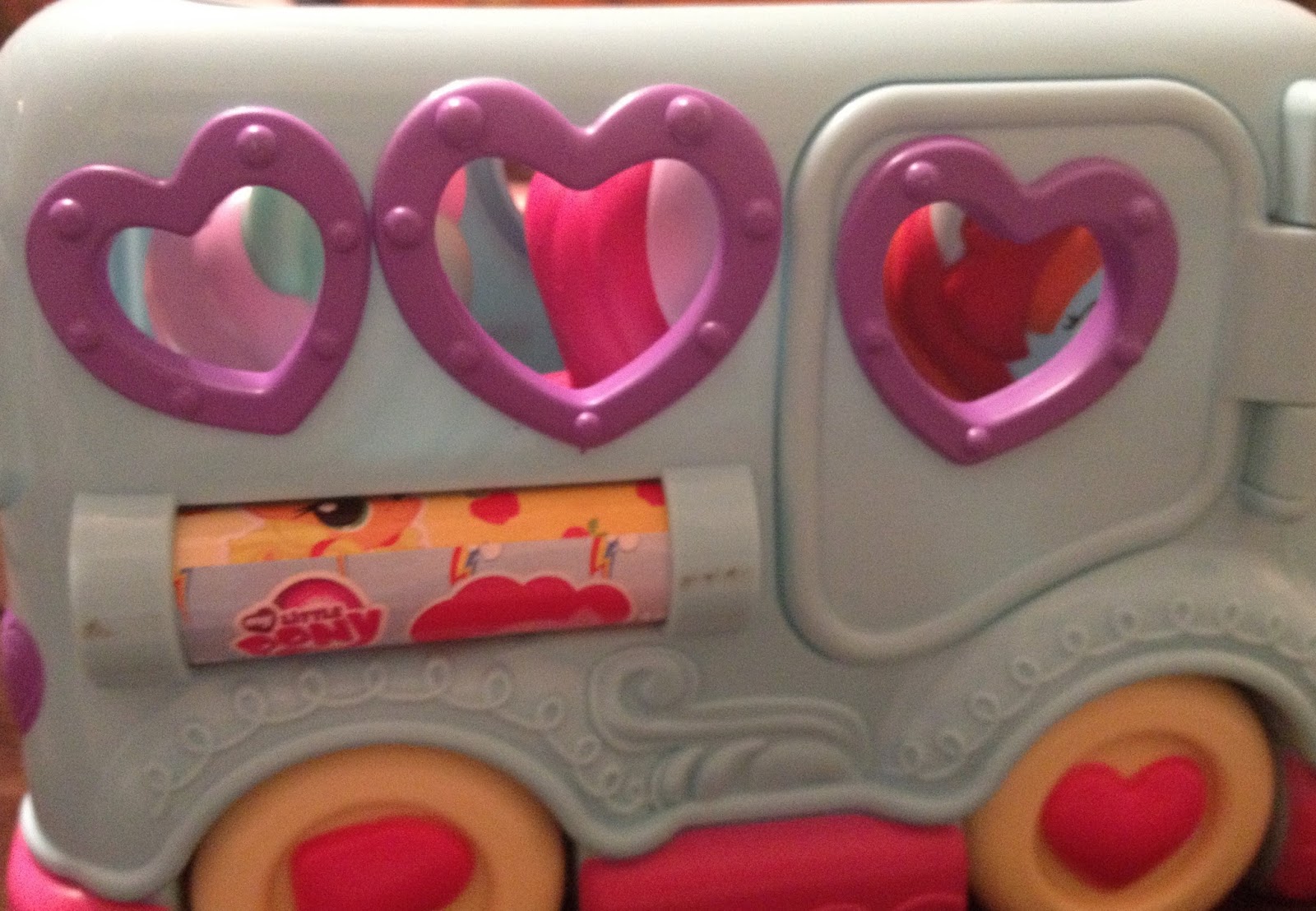 Cummins Life: Playskool Friends My Little Pony Rainbow Dash Friendship Bus