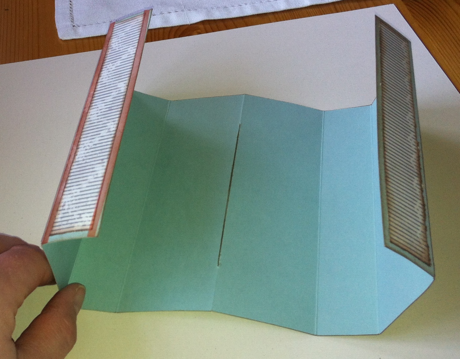 StampARTic: Tutorial- Free Standing Card