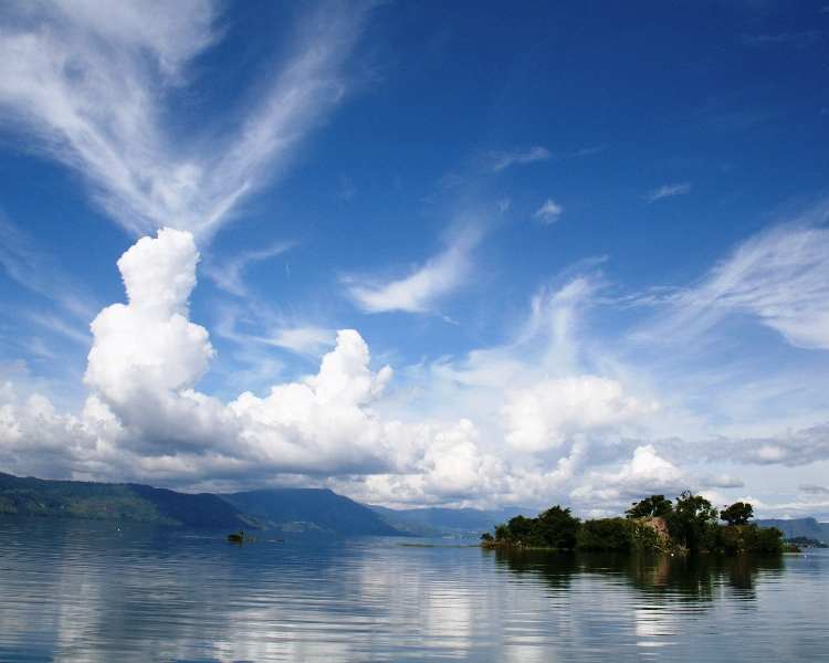 Awan | Kumpulan Puisi - Kata Mutiara dan Kisah