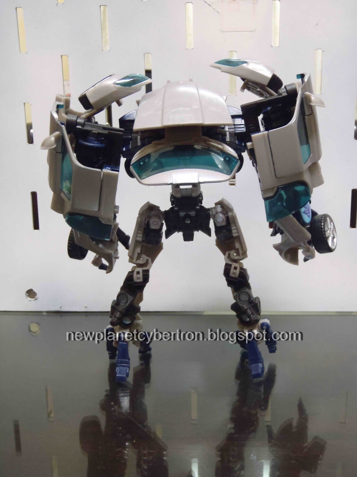 New Planet Cybertron: Transformers Review – Soundwave (Human Alliance)