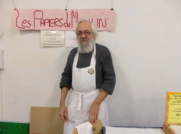 Reliure et autres explications à Trôo ... Restauration de livres ...