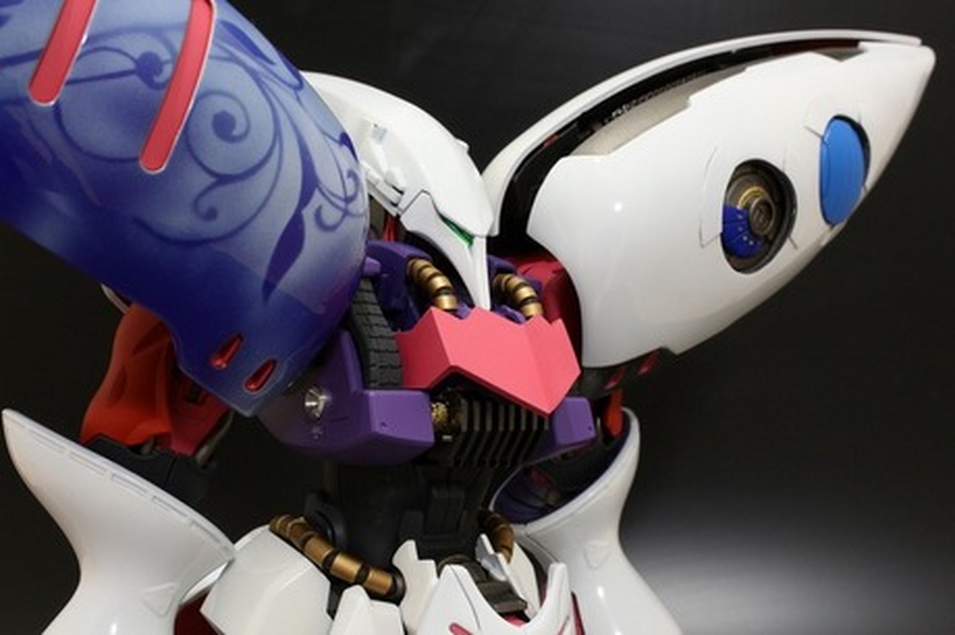 Custom Build: MG 1/100 Qubeley