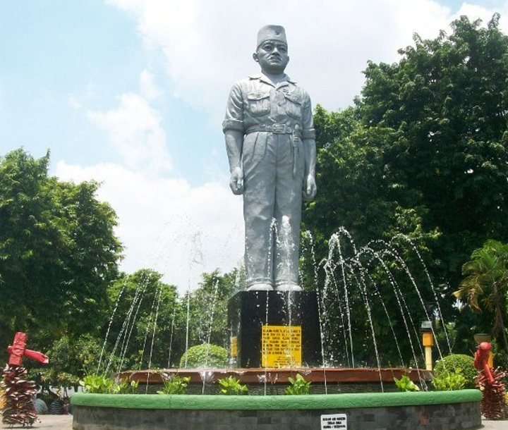 15 Monumen dan Tugu Peringatan Terkenal di Indonesia ~ Ruana Sagita