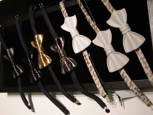 Taçsız Ece: PAPYON ( BOW TIE )