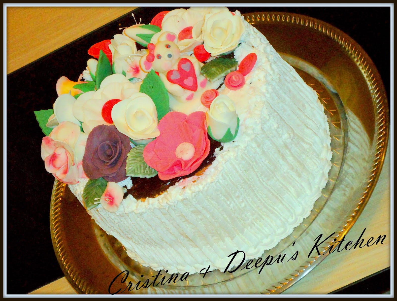 Cristina & Deepu's Kitchen: Tort decor floral / Floral cake decoration