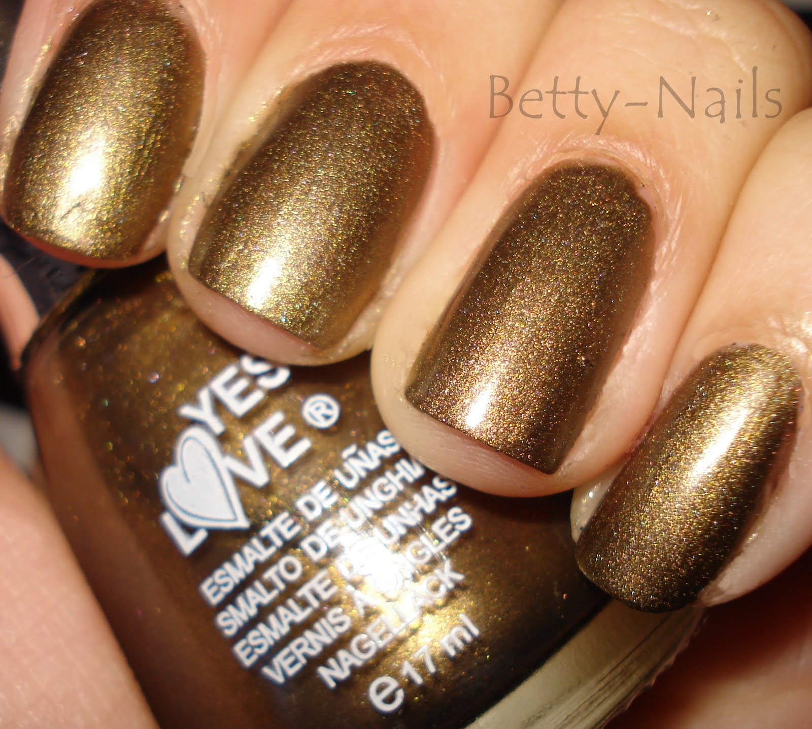 Betty Nails: Show off ! Golden Nails