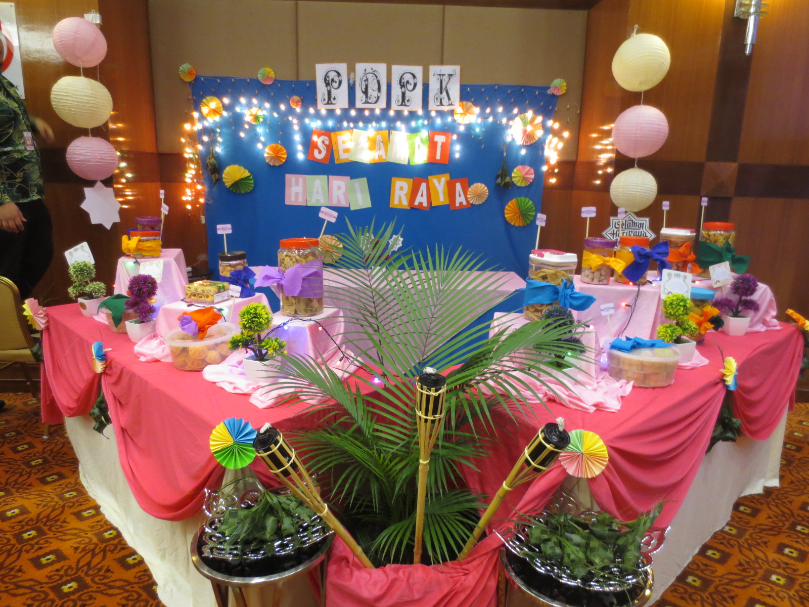 SAJE SUKA-SUKA: Deko raya sambil beraya