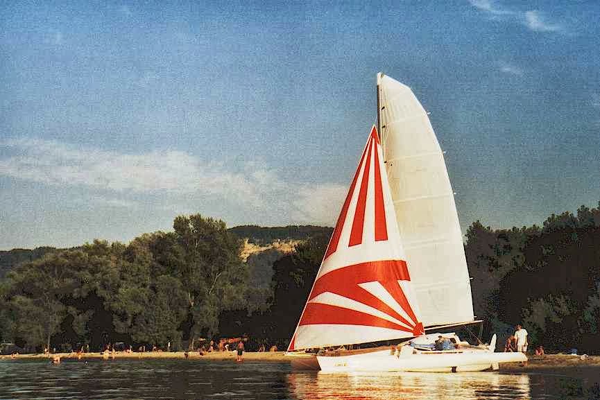 Catri 23 'Carenata': Attracted