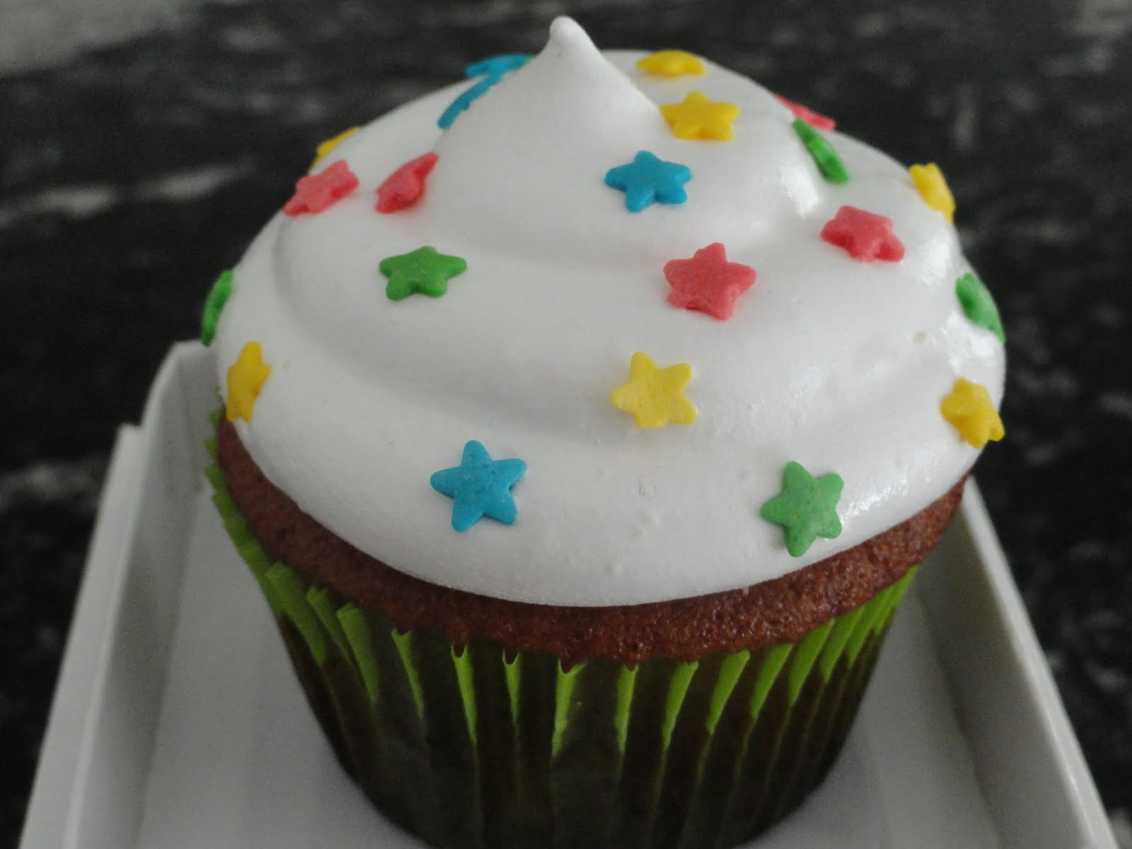 Lucimara Yozia Cake Design: cap cakes