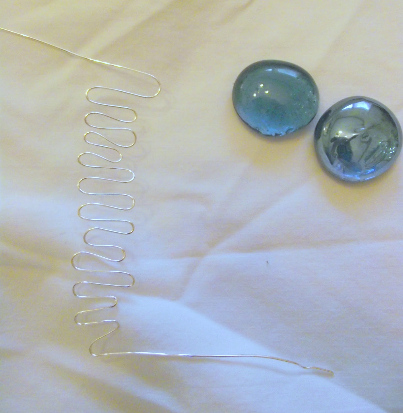 A View at Five-Two: Wire Wrapped Glass Pebble Pendant - Easy Christmas Gift